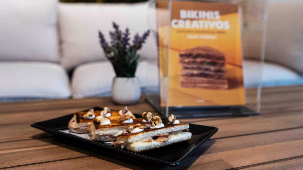 Bikini de beicon, tres quesos y nueces: receta del libro 'Bikinis ...